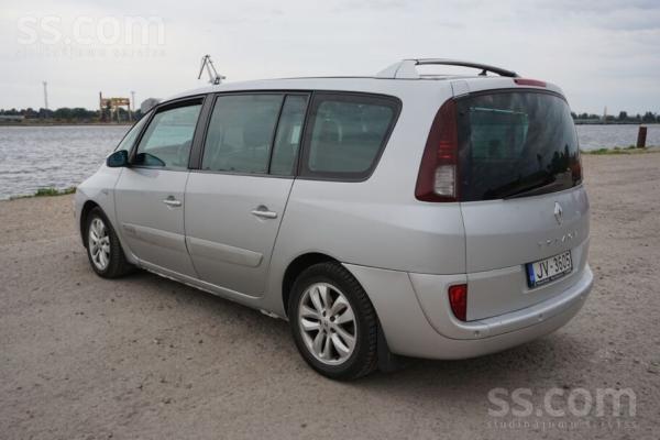 Pelēks Renault grand-espace 2007 Rīga, ar dzinēja tilpumu 2.00 L un nobraukumu 354 tūkst. km par 2750 €, foto 4 vietnē AUTOMOTO.COM.LV