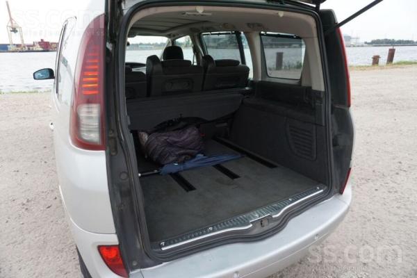 Pelēks Renault grand-espace 2007 Rīga, ar dzinēja tilpumu 2.00 L un nobraukumu 354 tūkst. km par 2750 €, foto 5 vietnē AUTOMOTO.COM.LV