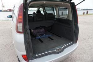 Grey Renault grand-espace 2007 in Riga, with an engine capacity of 2.00 L and mileage of 354 thousand km for 2750 €, photo 5 on AUTOMOTO.COM.LV