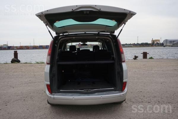 Pelēks Renault grand-espace 2007 Rīga, ar dzinēja tilpumu 2.00 L un nobraukumu 354 tūkst. km par 2750 €, foto 6 vietnē AUTOMOTO.COM.LV