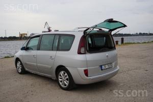 Grey Renault grand-espace 2007 in Riga, with an engine capacity of 2.00 L and mileage of 354 thousand km for 2750 €, photo 7 on AUTOMOTO.COM.LV