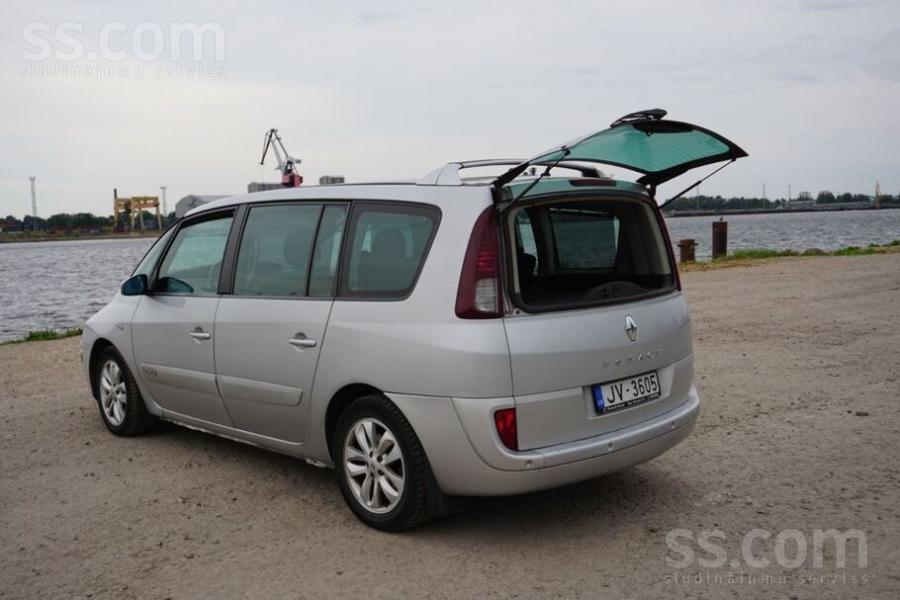 Grey Renault grand-espace 2007 in Riga, with an engine capacity of 2.00 L and mileage of 354 thousand km for 2750 €, photo 7 on AUTOMOTO.COM.LV