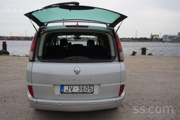 Pelēks Renault grand-espace 2007 Rīga, ar dzinēja tilpumu 2.00 L un nobraukumu 354 tūkst. km par 2750 €, foto 8 vietnē AUTOMOTO.COM.LV