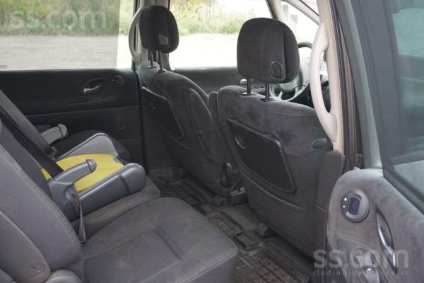 Pelēks Renault grand-espace 2007 Rīga, ar dzinēja tilpumu 2.00 L un nobraukumu 354 tūkst. km par 2750 €, foto 11 vietnē AUTOMOTO.COM.LV