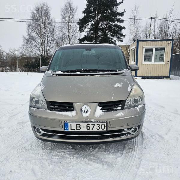 Grey Renault grand-espace 2008 in Riga, with an engine capacity of 2.00 L and mileage of 284 thousand km for 3950 €, photo 2 on AUTOMOTO.COM.LV