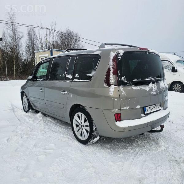 Grey Renault grand-espace 2008 in Riga, with an engine capacity of 2.00 L and mileage of 284 thousand km for 3950 €, photo 7 on AUTOMOTO.COM.LV