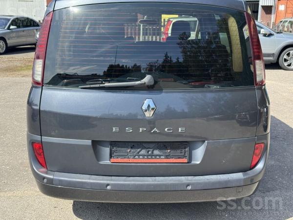 Grey Renault grand-espace 2008 in Riga, with an engine capacity of 2.00 L and mileage of 200 thousand km for 4550 €, photo 4 on AUTOMOTO.COM.LV