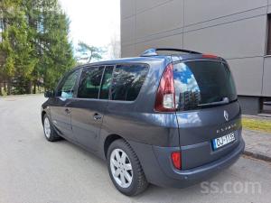 Pelēks Renault grand-espace 2010 Rīga, ar dzinēja tilpumu 2.00 L un nobraukumu 254 tūkst. km par 3950 €, foto 4 vietnē AUTOMOTO.COM.LV