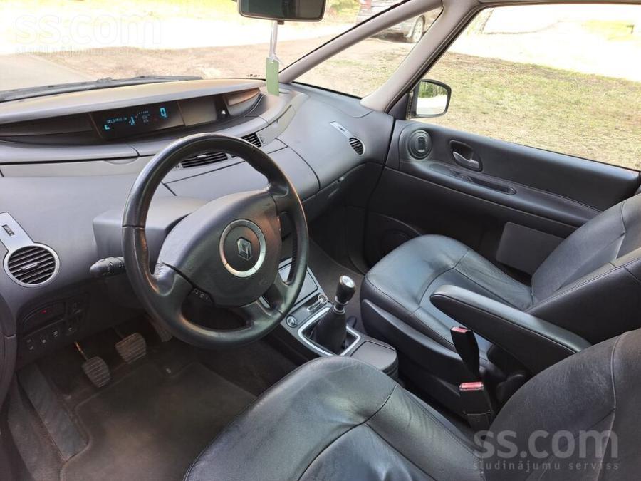 Pelēks Renault grand-espace 2010 Rīga, ar dzinēja tilpumu 2.00 L un nobraukumu 254 tūkst. km par 3950 €, foto 7 vietnē AUTOMOTO.COM.LV