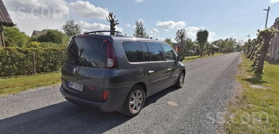 Grey Renault grand-espace 2011 in Jelgava, with an engine capacity of 2.00 L and mileage of 252 thousand km for 5100 €, photo 3 on AUTOMOTO.COM.LV