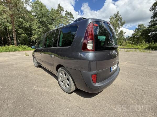 Pelēks Renault grand-espace 2011 Jelgava, ar dzinēja tilpumu 2.00 L un nobraukumu 252 tūkst. km par 4500 €, foto 8 vietnē AUTOMOTO.COM.LV
