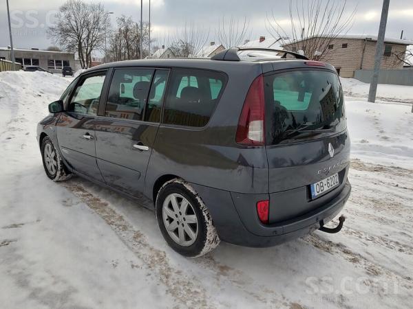 Grey Renault grand-espace 2012 in Daugavpils, with an engine capacity of 2.00 L and mileage of 310 thousand km for 4600 €, photo 1 on AUTOMOTO.COM.LV