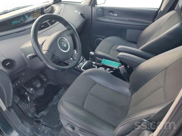 Grey Renault grand-espace 2012 in Daugavpils, with an engine capacity of 2.00 L and mileage of 310 thousand km for 4600 €, photo 10 on AUTOMOTO.COM.LV