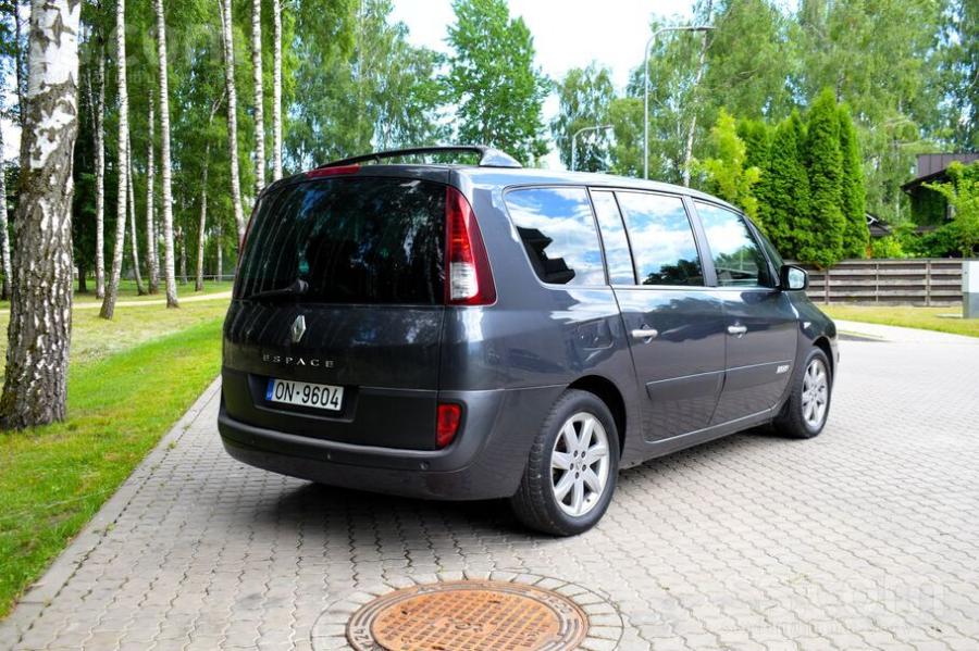 Grey Renault grand-espace 2012 in Riga, with an engine capacity of 2.00 L and mileage of 270 thousand km for 4390 €, photo 8 on AUTOMOTO.COM.LV