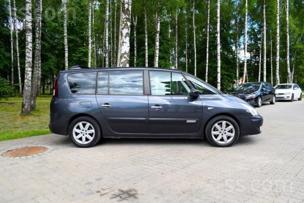 Grey Renault grand-espace 2012 in Riga, with an engine capacity of 2.00 L and mileage of 270 thousand km for 4390 €, photo 8 on AUTOMOTO.COM.LV