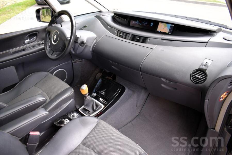 Grey Renault grand-espace 2012 in Riga, with an engine capacity of 2.00 L and mileage of 270 thousand km for 4390 €, photo 16 on AUTOMOTO.COM.LV