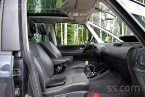 Grey Renault grand-espace 2012 in Riga, with an engine capacity of 2.00 L and mileage of 270 thousand km for 4390 €, photo 17 on AUTOMOTO.COM.LV