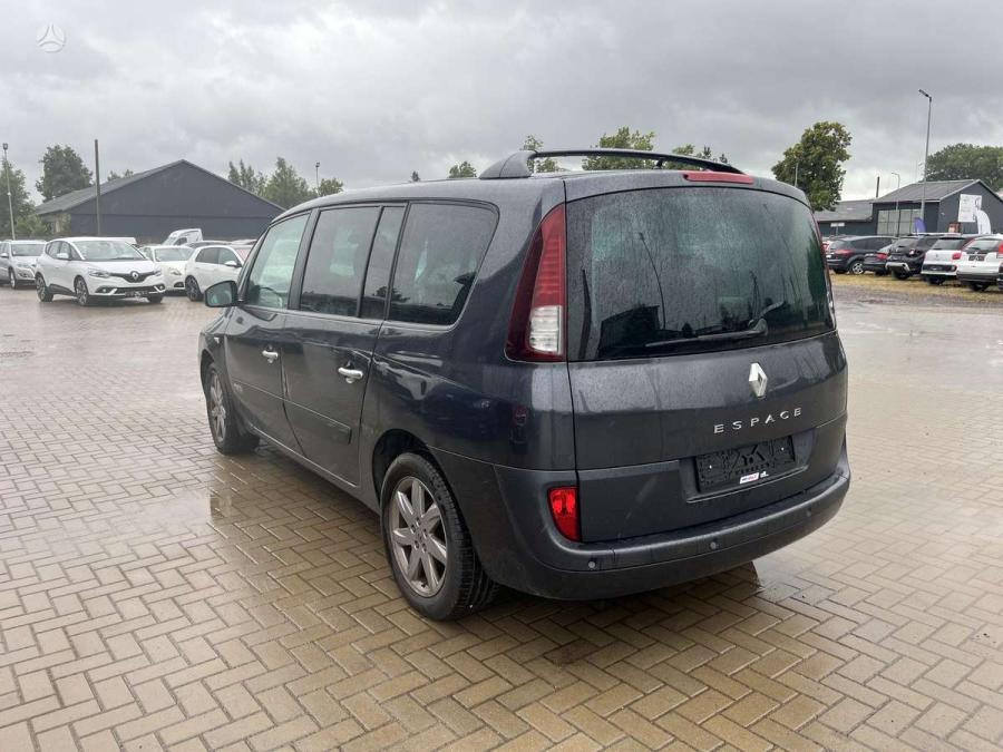 Grey Renault grand-espace 2012 in Taurage, with an engine capacity of 2.00 L and mileage of 229 thousand km for 3400 €, photo 11 on AUTOMOTO.COM.LV