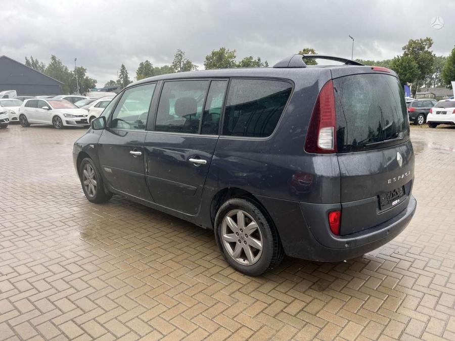 Grey Renault grand-espace 2012 in Taurage, with an engine capacity of 2.00 L and mileage of 229 thousand km for 3400 €, photo 12 on AUTOMOTO.COM.LV