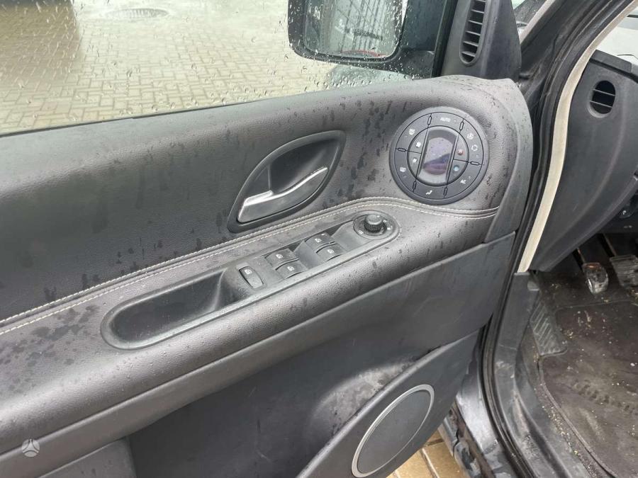 Grey Renault grand-espace 2012 in Taurage, with an engine capacity of 2.00 L and mileage of 229 thousand km for 3400 €, photo 15 on AUTOMOTO.COM.LV