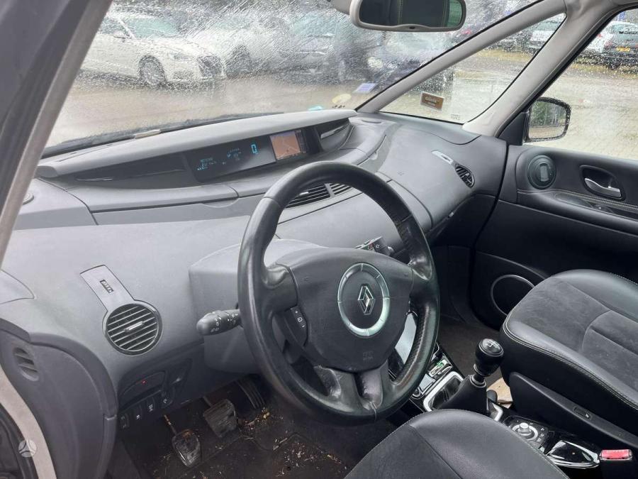 Grey Renault grand-espace 2012 in Taurage, with an engine capacity of 2.00 L and mileage of 229 thousand km for 3400 €, photo 16 on AUTOMOTO.COM.LV