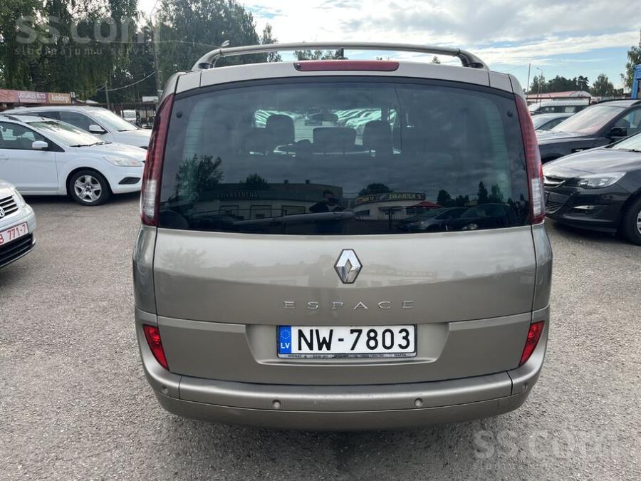 Grey Renault grand-espace 2012 in Riga, with an engine capacity of 2.00 L and mileage of 0 thousand km for 4950 €, photo 8 on AUTOMOTO.COM.LV