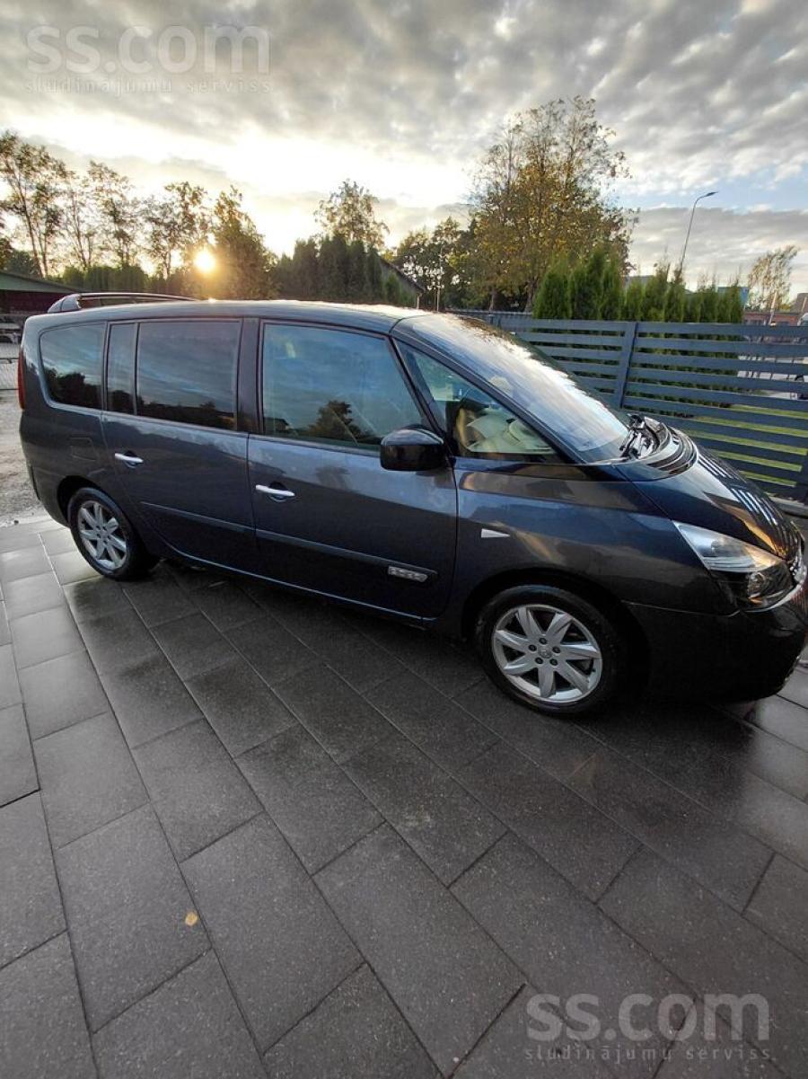 Pelēks Renault grand-espace 2012 Rīga, ar dzinēja tilpumu 2.00 L un nobraukumu 297 tūkst. km par 6500 €, foto 1 vietnē AUTOMOTO.COM.LV