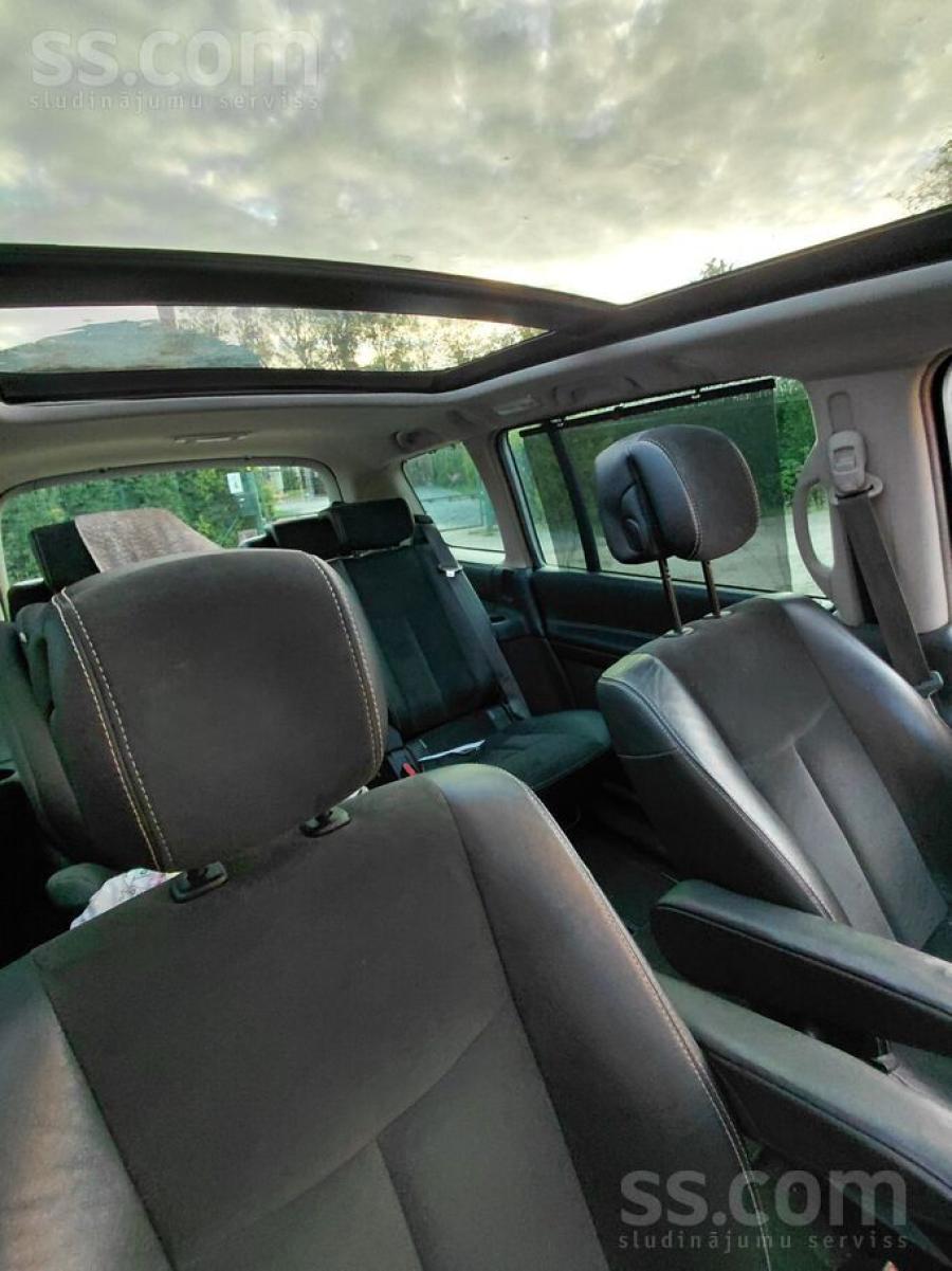 Pelēks Renault grand-espace 2012 Rīga, ar dzinēja tilpumu 2.00 L un nobraukumu 297 tūkst. km par 6500 €, foto 7 vietnē AUTOMOTO.COM.LV