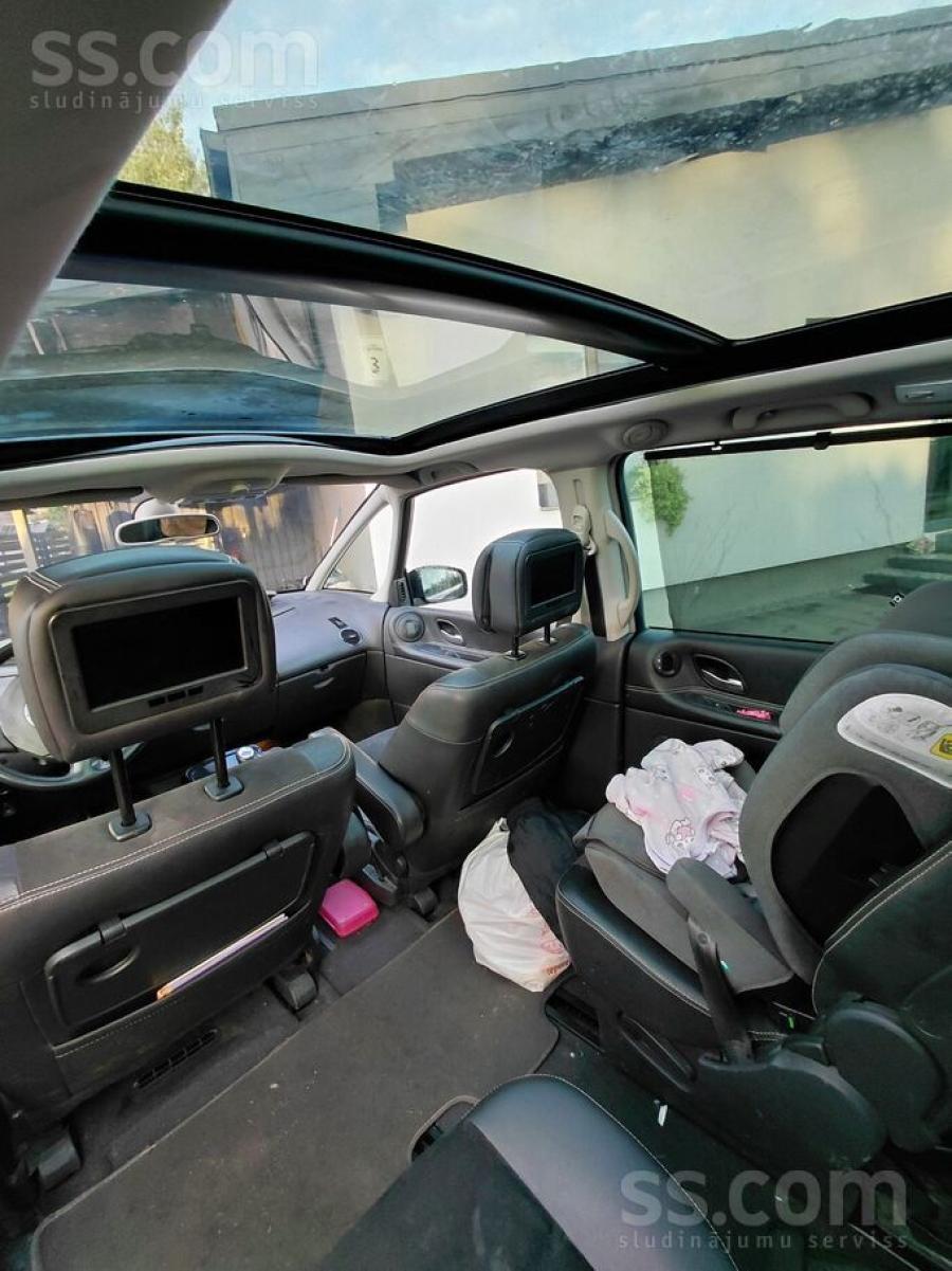 Pelēks Renault grand-espace 2012 Rīga, ar dzinēja tilpumu 2.00 L un nobraukumu 297 tūkst. km par 6500 €, foto 9 vietnē AUTOMOTO.COM.LV