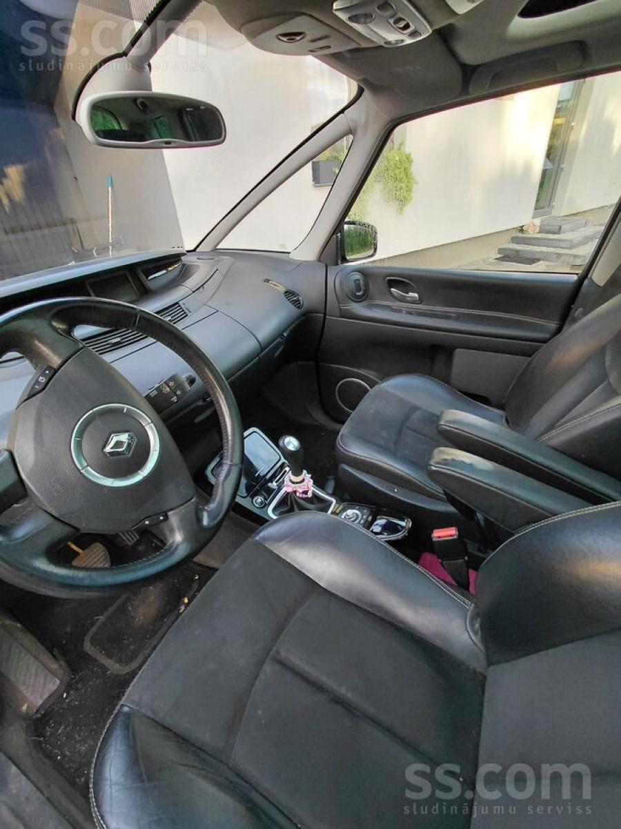 Pelēks Renault grand-espace 2012 Rīga, ar dzinēja tilpumu 2.00 L un nobraukumu 297 tūkst. km par 6500 €, foto 10 vietnē AUTOMOTO.COM.LV
