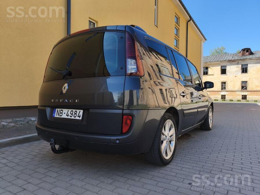 Grey Renault grand-espace 2013 in Daugavpils, with an engine capacity of 2.00 L and mileage of 205 thousand km for 6550 €, photo 15 on AUTOMOTO.COM.LV