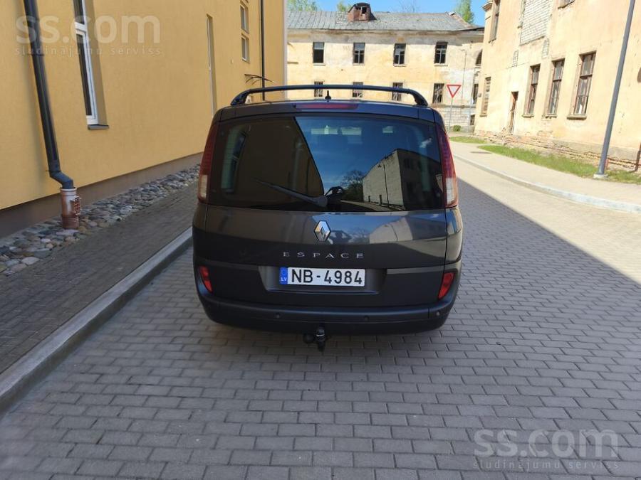 Grey Renault grand-espace 2013 in Daugavpils, with an engine capacity of 2.00 L and mileage of 205 thousand km for 6550 €, photo 18 on AUTOMOTO.COM.LV
