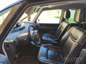 Grey Renault grand-espace 2013 in Daugavpils, with an engine capacity of 2.00 L and mileage of 205 thousand km for 6550 €, photo 28 on AUTOMOTO.COM.LV
