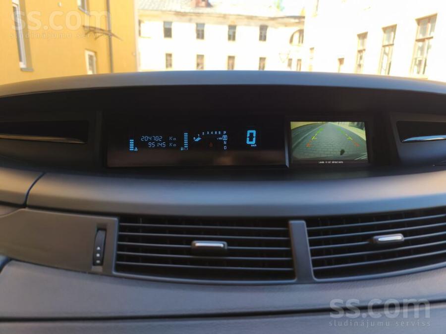 Grey Renault grand-espace 2013 in Daugavpils, with an engine capacity of 2.00 L and mileage of 205 thousand km for 6550 €, photo 33 on AUTOMOTO.COM.LV