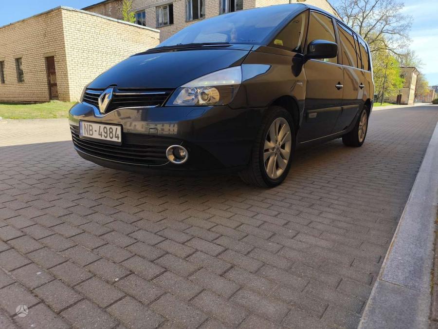 Grey Renault grand-espace 2013 in Daugavpils, with an engine capacity of 2.00 L and mileage of 205 thousand km for 6550 €, photo 1 on AUTOMOTO.COM.LV