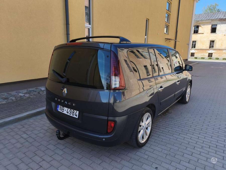Grey Renault grand-espace 2013 in Daugavpils, with an engine capacity of 2.00 L and mileage of 205 thousand km for 6550 €, photo 13 on AUTOMOTO.COM.LV