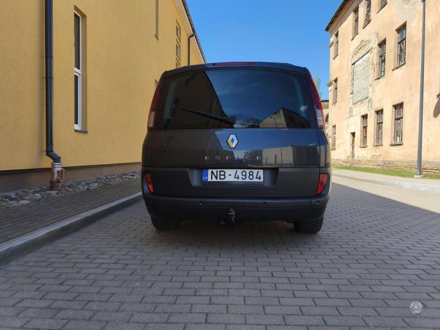 Grey Renault grand-espace 2013 in Daugavpils, with an engine capacity of 2.00 L and mileage of 205 thousand km for 6550 €, photo 16 on AUTOMOTO.COM.LV
