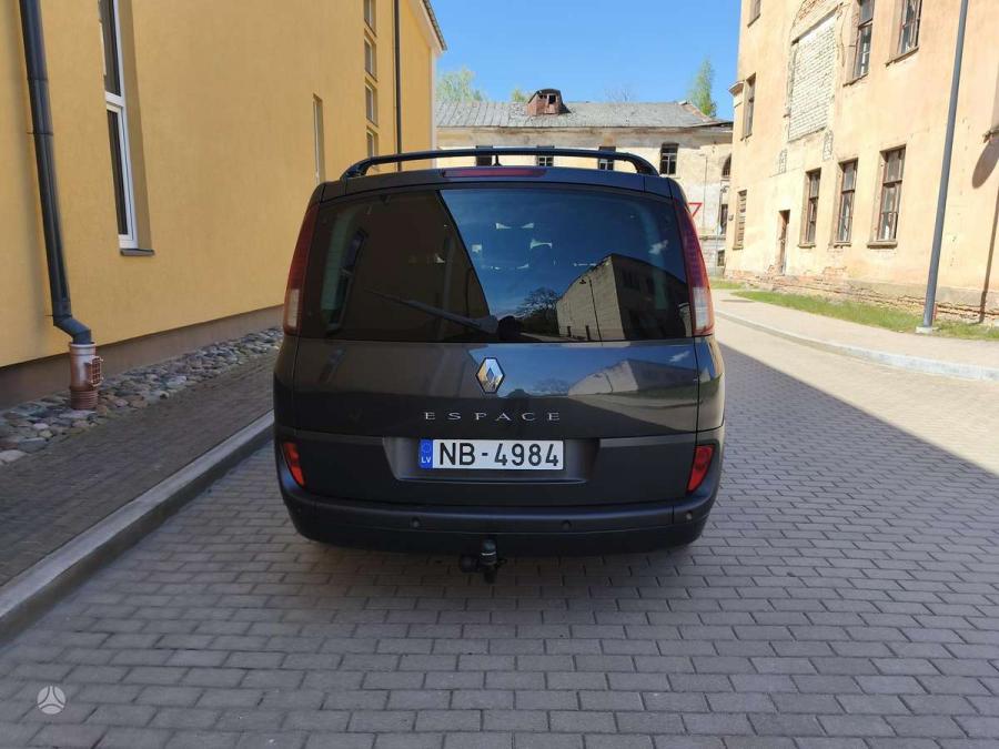 Grey Renault grand-espace 2013 in Daugavpils, with an engine capacity of 2.00 L and mileage of 205 thousand km for 6550 €, photo 17 on AUTOMOTO.COM.LV