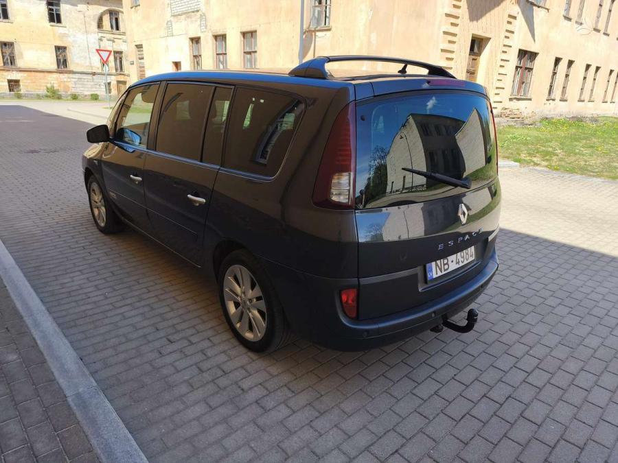 Grey Renault grand-espace 2013 in Daugavpils, with an engine capacity of 2.00 L and mileage of 205 thousand km for 6550 €, photo 19 on AUTOMOTO.COM.LV