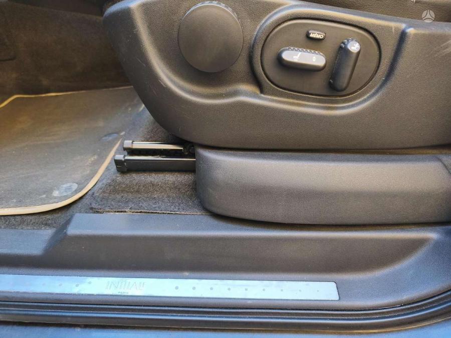 Grey Renault grand-espace 2013 in Daugavpils, with an engine capacity of 2.00 L and mileage of 205 thousand km for 6550 €, photo 32 on AUTOMOTO.COM.LV