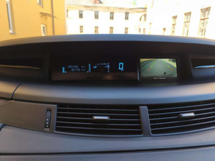 Grey Renault grand-espace 2013 in Daugavpils, with an engine capacity of 2.00 L and mileage of 205 thousand km for 6550 €, photo 33 on AUTOMOTO.COM.LV