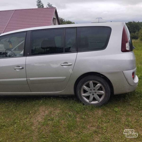 Pelēks Renault grand-espace 2011 Klaipėda, ar dzinēja tilpumu 2.00 L un nobraukumu 355 tūkst. km par 1750 €, foto 7 vietnē AUTOMOTO.COM.LV