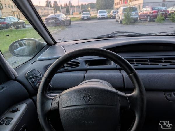 Renault grand-espace 2000 Viļņa, ar dzinēja tilpumu 2.20 L un nobraukumu 250 tūkst. km par 800 €, foto 4 vietnē AUTOMOTO.COM.LV