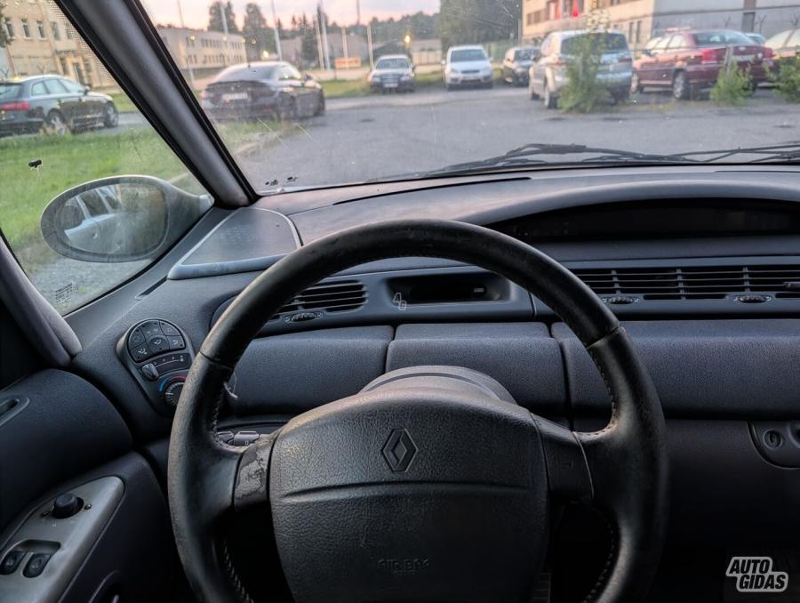 Renault grand-espace 2000 Viļņa, ar dzinēja tilpumu 2.20 L un nobraukumu 250 tūkst. km par 800 €, foto 5 vietnē AUTOMOTO.COM.LV