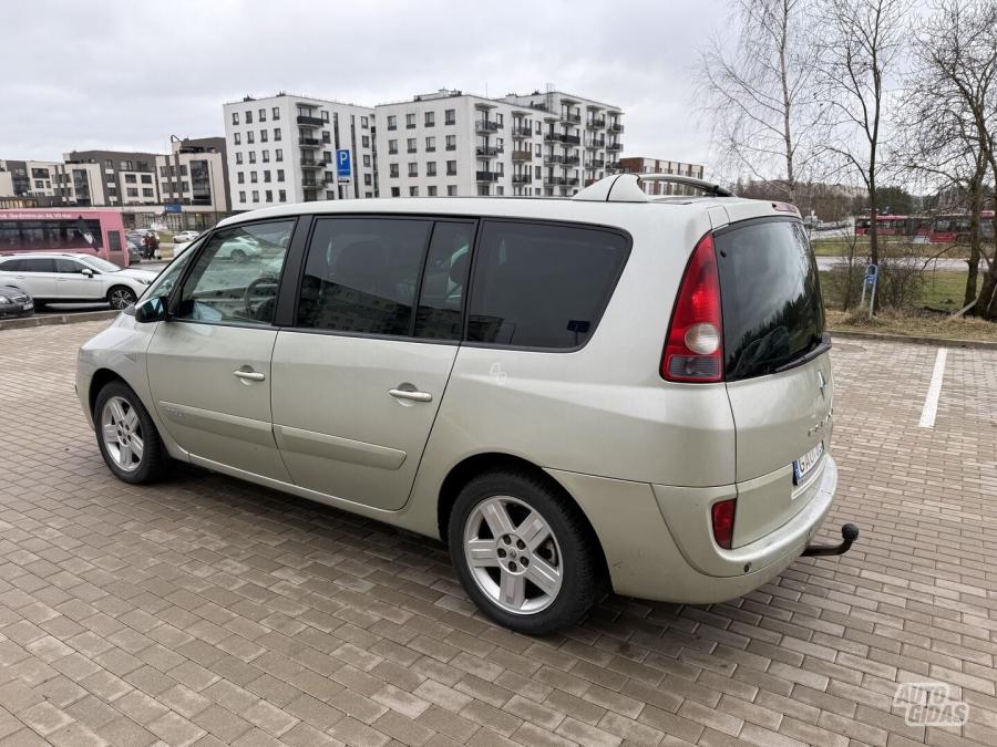 Renault grand-espace 2006 Viļņa, ar dzinēja tilpumu 2.20 L un nobraukumu 240 tūkst. km par 650 €, foto 4 vietnē AUTOMOTO.COM.LV