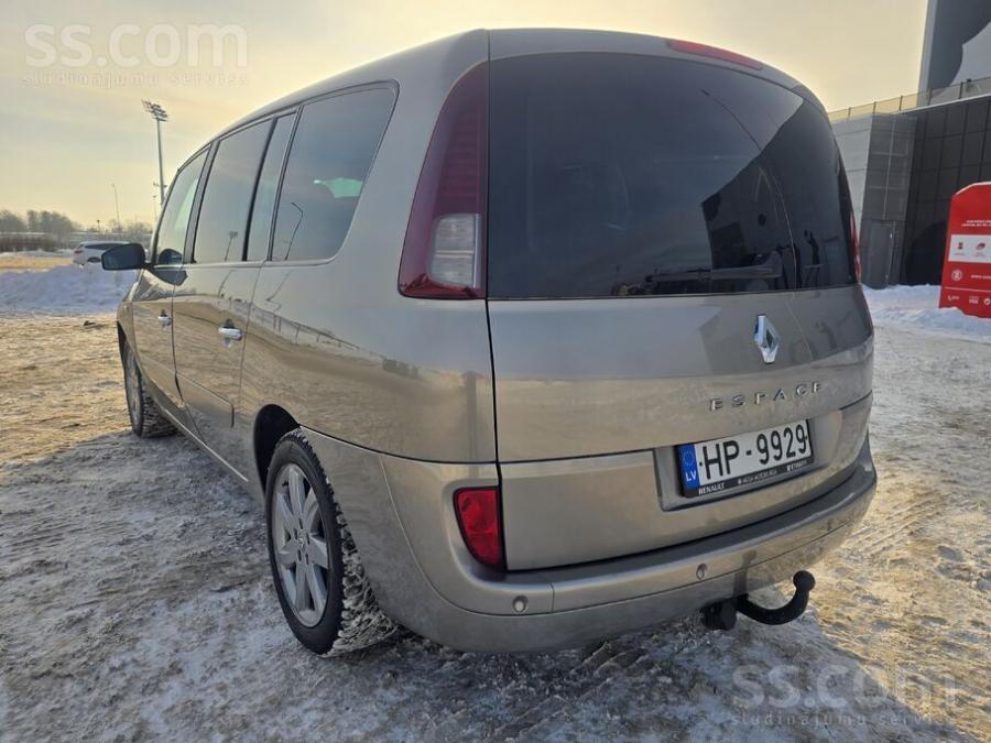 Renault grand-espace 2011 in Riga, with an engine capacity of 2.00 L and mileage of 350 thousand km for 4250 €, photo 4 on AUTOMOTO.COM.LV