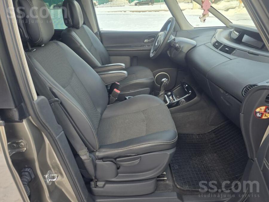 Renault grand-espace 2011 in Riga, with an engine capacity of 2.00 L and mileage of 350 thousand km for 4250 €, photo 14 on AUTOMOTO.COM.LV