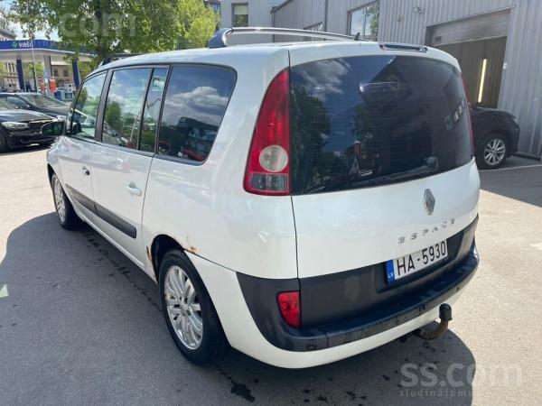 Balts Renault grand-espace 2004 Rīga, ar dzinēja tilpumu 2.20 L un nobraukumu 330 tūkst. km par 1300 €, foto 3 vietnē AUTOMOTO.COM.LV