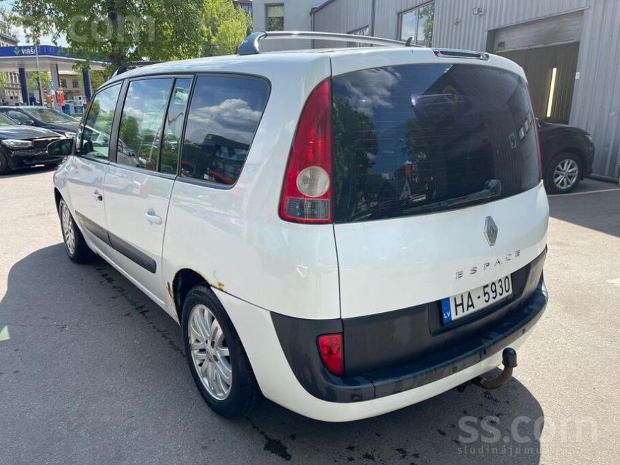 Balts Renault grand-espace 2004 Rīga, ar dzinēja tilpumu 2.20 L un nobraukumu 330 tūkst. km par 1300 €, foto 4 vietnē AUTOMOTO.COM.LV