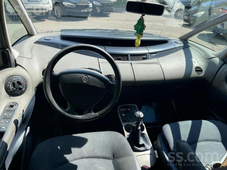 Balts Renault grand-espace 2004 Rīga, ar dzinēja tilpumu 2.20 L un nobraukumu 330 tūkst. km par 1300 €, foto 7 vietnē AUTOMOTO.COM.LV